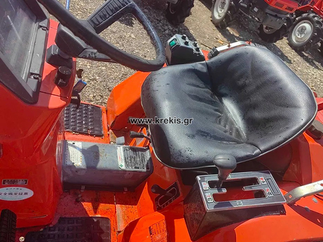 KUBOTA B40 Τρακτέρ με φρέζα krekis.com